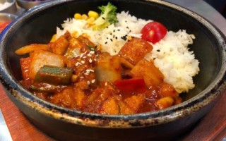 韩式炸鸡拌饭怎么做_韩式炸鸡拌饭热量高吗