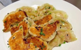 锅贴饺子怎么做好吃_锅贴饺子家常做法