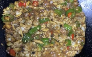 辣炒蚬子肉怎么做_辣炒蚬子肉去沙技巧