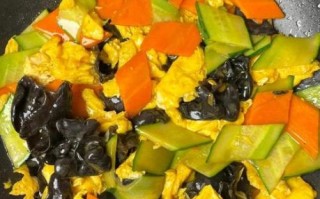 胡萝卜炒木耳怎么做好吃_胡萝卜炒木耳的家常做法 胡萝卜炒木耳怎么做好吃_胡萝卜炒木耳的家常做法