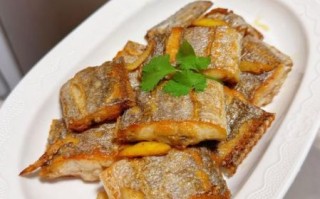 炸带鱼怎么做好吃又简单_炸带鱼外酥里嫩秘诀