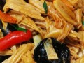 腐竹胡萝卜木耳怎么炒好吃_腐竹胡萝卜木耳焯水几分钟
