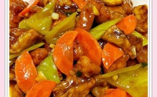 肉段烧茄子怎么做_正宗东北做法