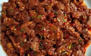 孜然牛肉丁怎么做_孜然牛肉丁腌制技巧