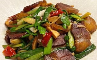 蒜苗炒腊肉怎么做_腊肉炒蒜苗高清图片拍摄技巧