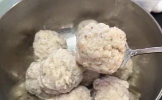 猪肉丸子怎么做才弹牙_正宗猪肉丸子配方