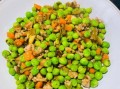 青豆炒肉沫怎么做_青豆炒肉沫的家常做法