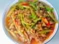 芹菜炒肉丝怎么炒才嫩_家常芹菜炒肉丝做法