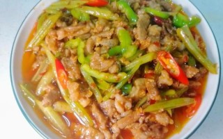 芹菜炒肉丝怎么炒才嫩_家常芹菜炒肉丝做法