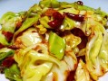 凉拌甘蓝菜怎么做_甘蓝菜焯水还是不焯水