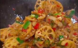 藕怎么炒又脆又好吃_藕片炒不黑的秘诀