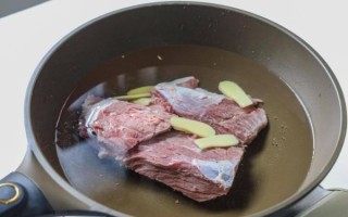 牛肉焯水用冷水还是热水_牛肉焯水多长时间最佳