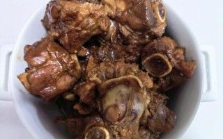 酱大骨头怎么做_酱大骨头要焯水吗