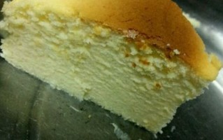 轻乳酪蛋糕开裂了咋回事_轻乳酪蛋糕表面开裂原因