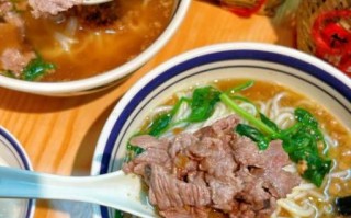 牛肉面汤怎么做_家庭版清汤牛骨熬制方法