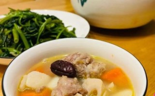 莲藕山药排骨汤的做法_莲藕山药排骨汤的功效