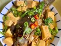 红烧鲫鱼怎么做_红烧鲫鱼配料有哪些