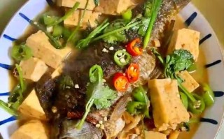 红烧鲫鱼怎么做_红烧鲫鱼配料有哪些