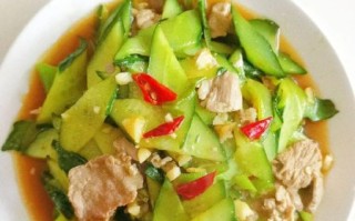 青瓜炒肉片怎么炒才脆嫩_青瓜炒肉片用不用焯水