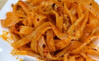 擀面皮怎么和面_擀面皮蒸多久才筋道