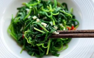 蒜蓉空心菜怎么炒不黑_蒜蓉空心菜焯水几分钟