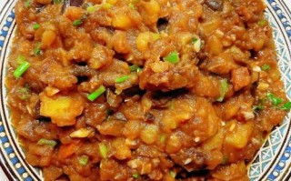 东北茄子炖土豆怎么做_茄子炖土豆用不用先炸