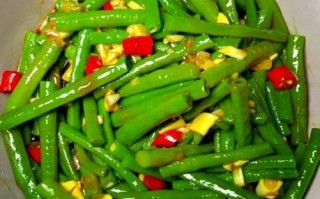 凉拌豇豆要煮多久_焯水几分钟才脆绿