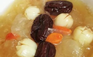 银耳莲子粥怎么做_银耳莲子粥的功效与禁忌