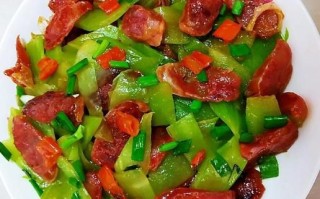 腊肠炒什么菜好吃_腊肠炒菜的家常做法