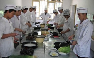 正规厨师学校哪家好_学厨师要多久