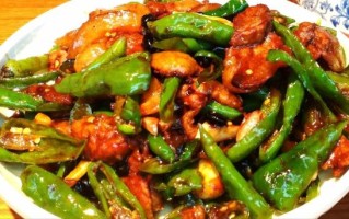 小炒肉怎么做才正宗_小炒肉用哪个部位肉