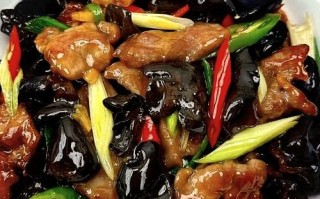 木耳炒猪肉怎么炒好吃_木耳炒肉要不要焯水