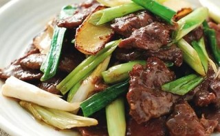 葱爆牛肉怎么做_牛肉炒多久才嫩