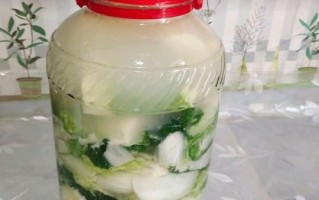 开水腌制酸菜的做法_开水腌酸菜多久能吃