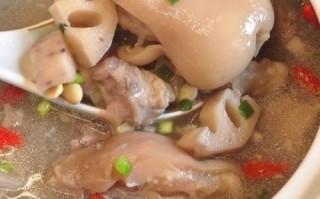 黄豆炖猪蹄汤的做法_家常版怎么炖才软糯