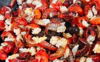 水煮小龙虾怎么做才入味_水煮小龙虾需要煮多久