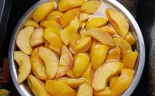 黄桃罐头怎么做_家庭自制水果罐头保存多久