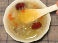 冰糖银耳汤怎么做_冰糖银耳汤要炖多久