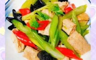 西芹怎么去筋图解_西芹去筋最简单的方法