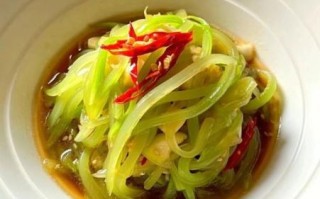 莴笋丝凉拌怎么做好吃_莴笋丝凉拌要不要焯水