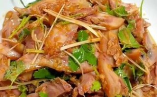 猪头肉怎么做好吃不腻_猪头肉去腥增香技巧