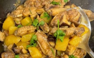 土豆炖鸡翅怎么做_土豆炖鸡翅需要焯水吗
