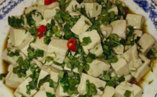 香椿炒豆腐怎么做_香椿炒豆腐用焯水吗