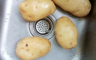 如何炸出金黄酥脆薯条_薯条不软塌的秘诀