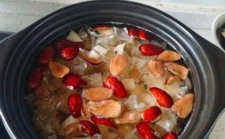 雪梨银耳冰糖水的做法_雪梨银耳冰糖水怎么做