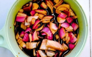 醋泡洋葱的正确做法_醋泡洋葱能保存多久