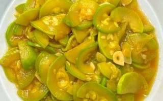 西葫芦怎么炒好吃又简单_家常西葫芦炒法