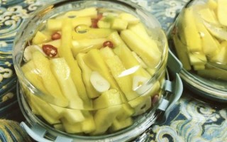 韩国泡菜腌萝卜怎么做_正宗韩式萝卜泡菜配方