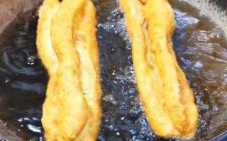 油条怎么做才蓬松_家庭自制油条步骤