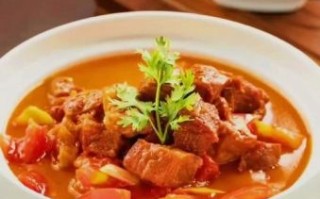 西红柿炖牛腩怎么做_牛腩炖多久才软烂